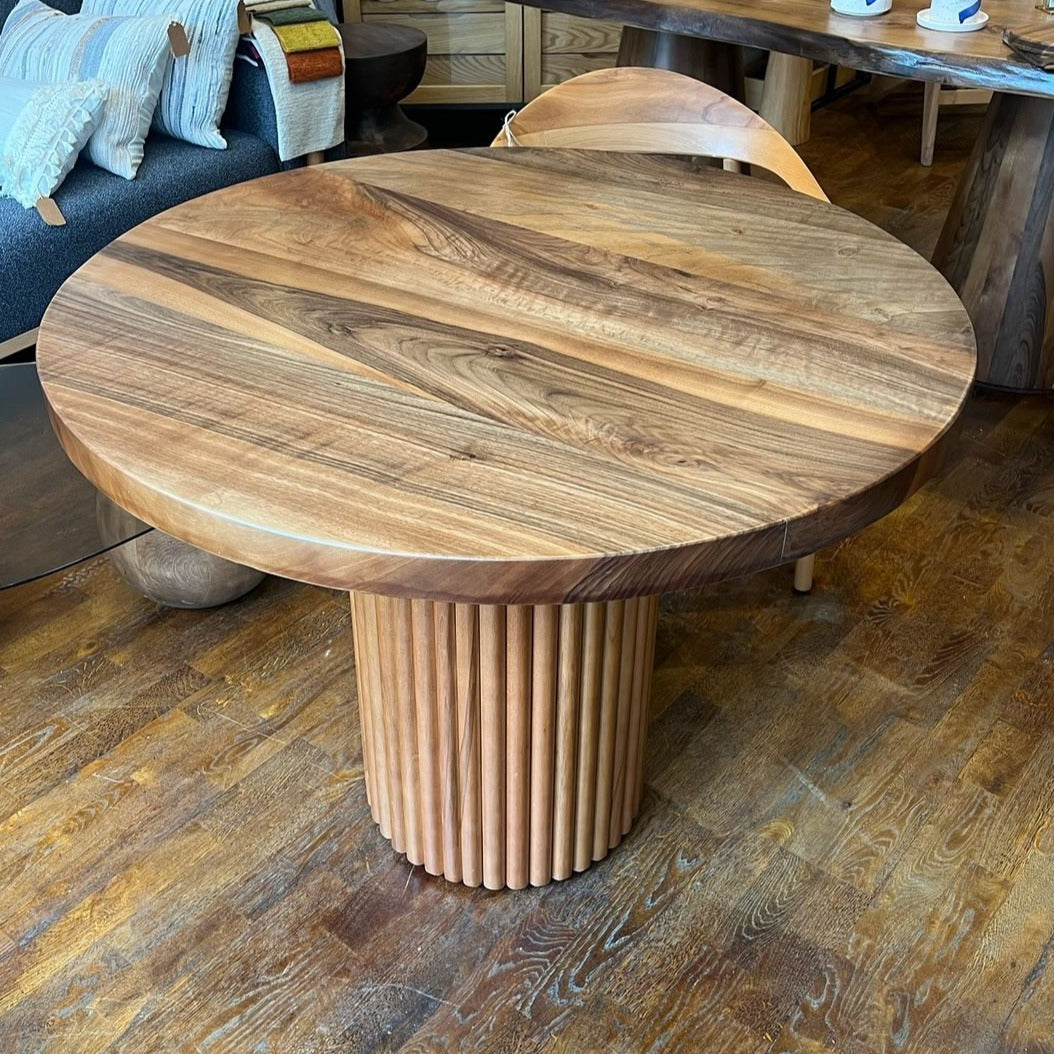 Round Walnut Dining Table / 4 Seater & 6 Seater Dining Table – The ...